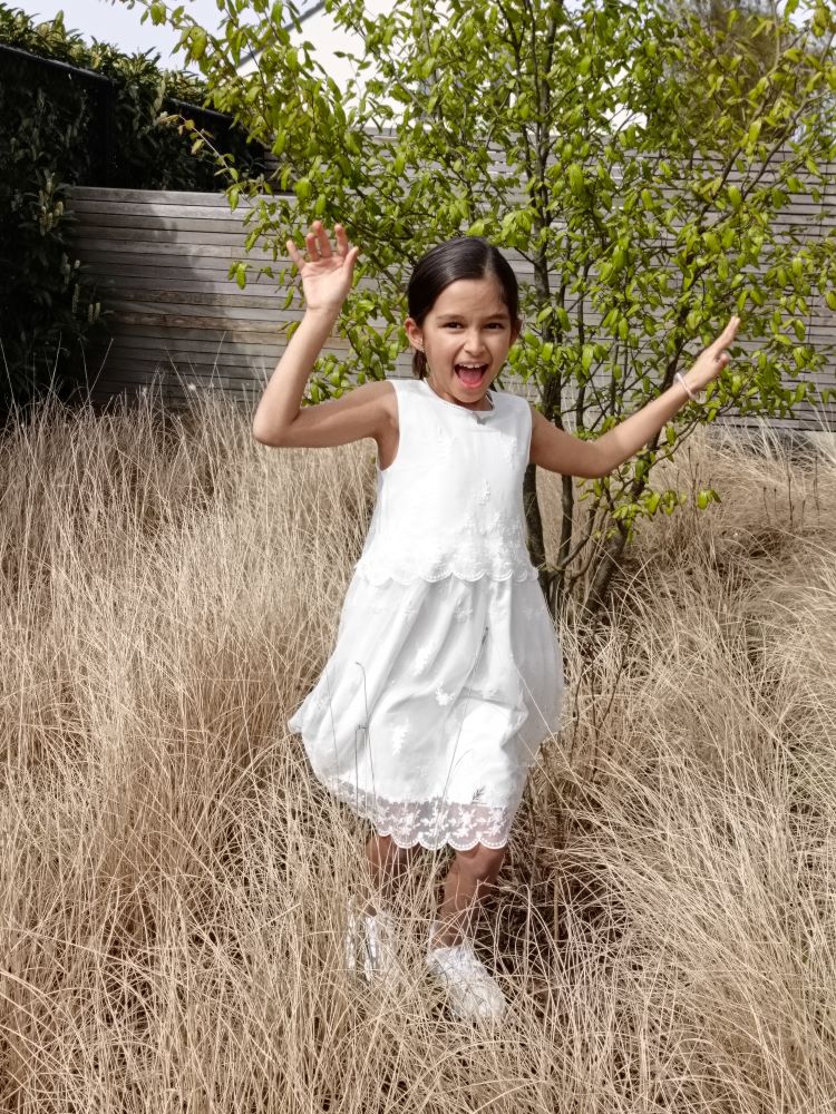 Amaryllis B | Network Model Agency
