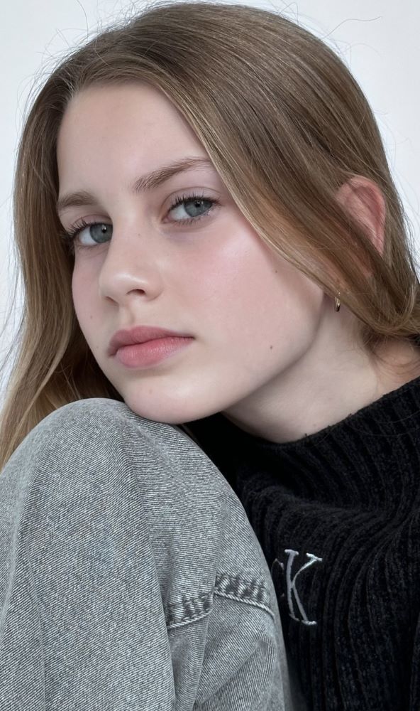Lizzie S | Network Model Agency