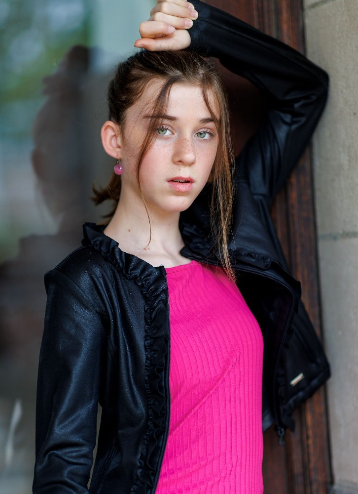 Julie G | Network Model Agency