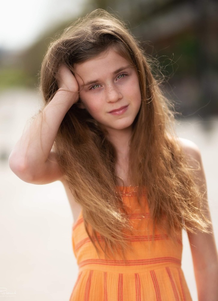 Julie G | Network Model Agency