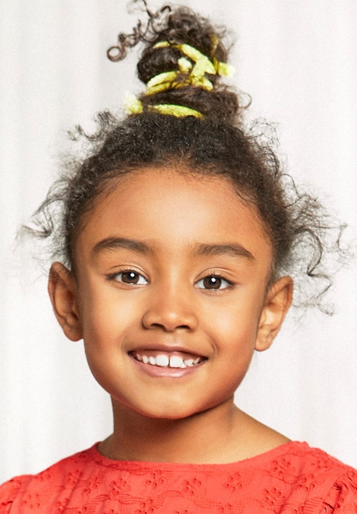 Lara H | Network Model Agency