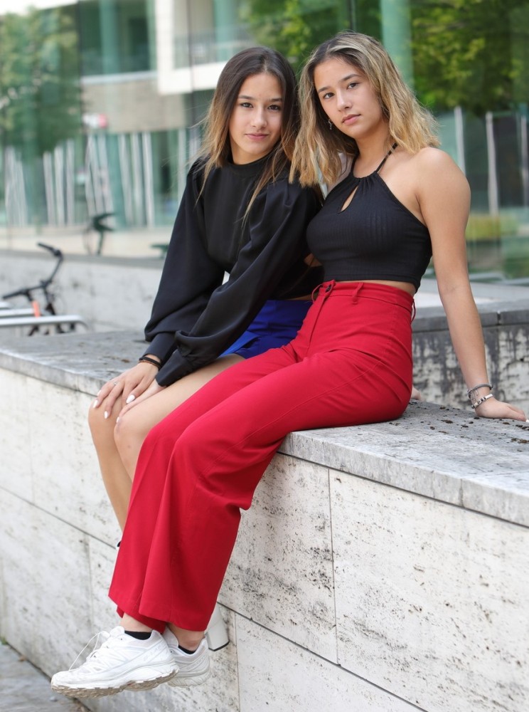 Lara S | Network Model Agency