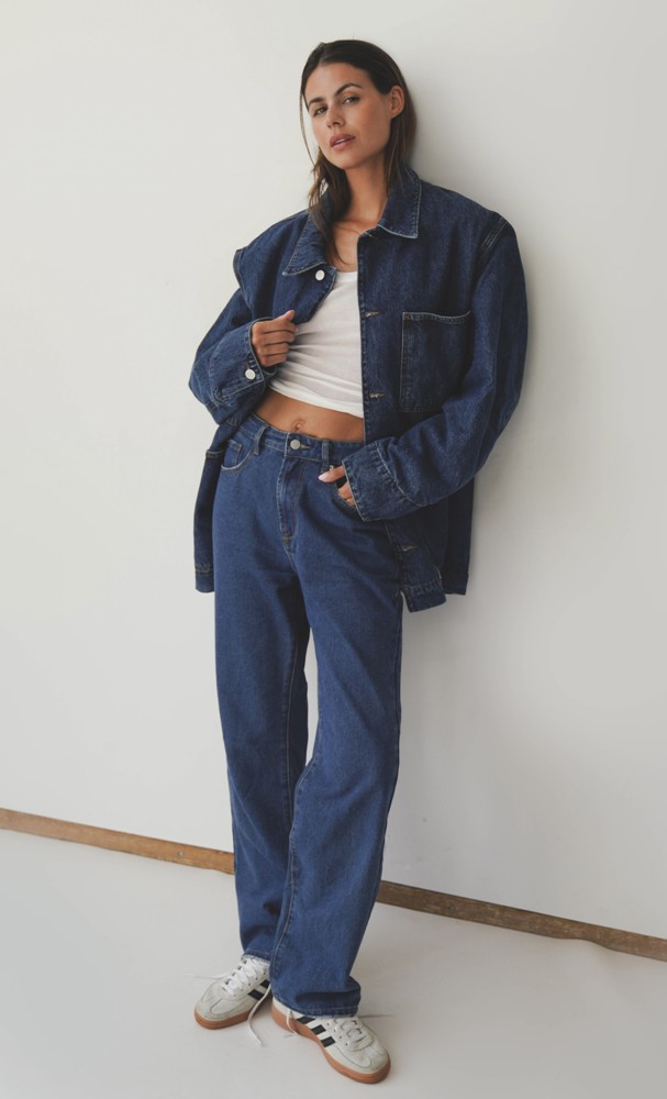 Larissa DC | Network Model Agency