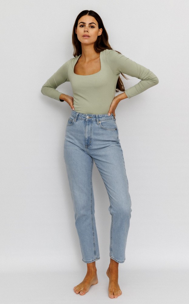 Larissa DC | Network Model Agency