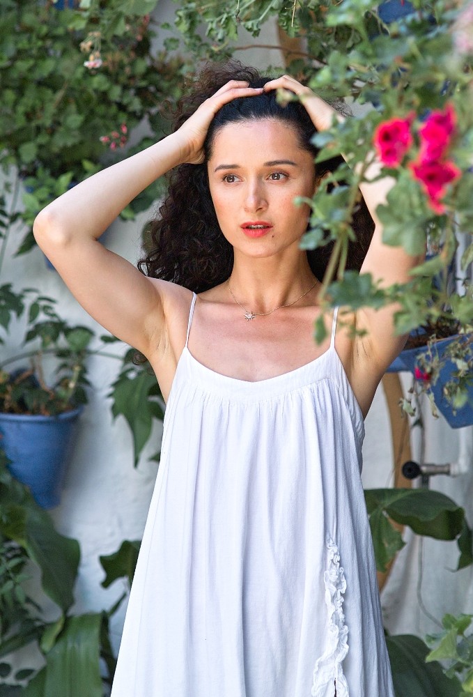 Laura M | Network Model Agency