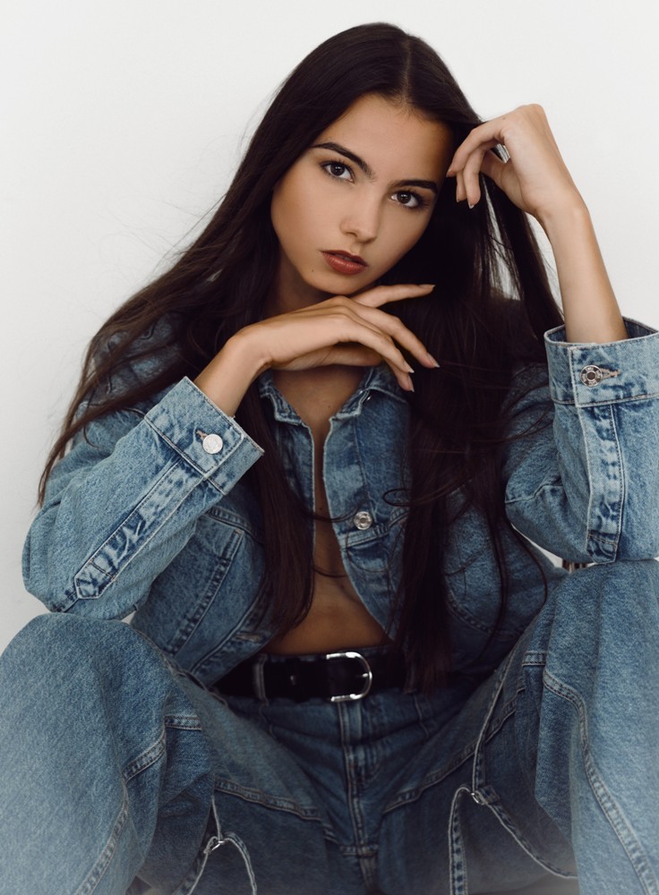 Lize D | Network Model Agency