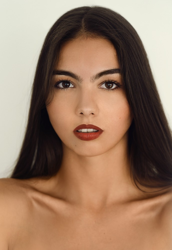 Lize D | Network Model Agency