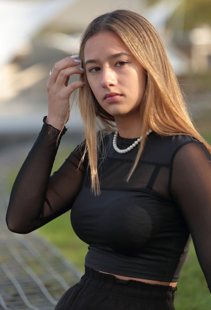 Luna S | Network Model Agency