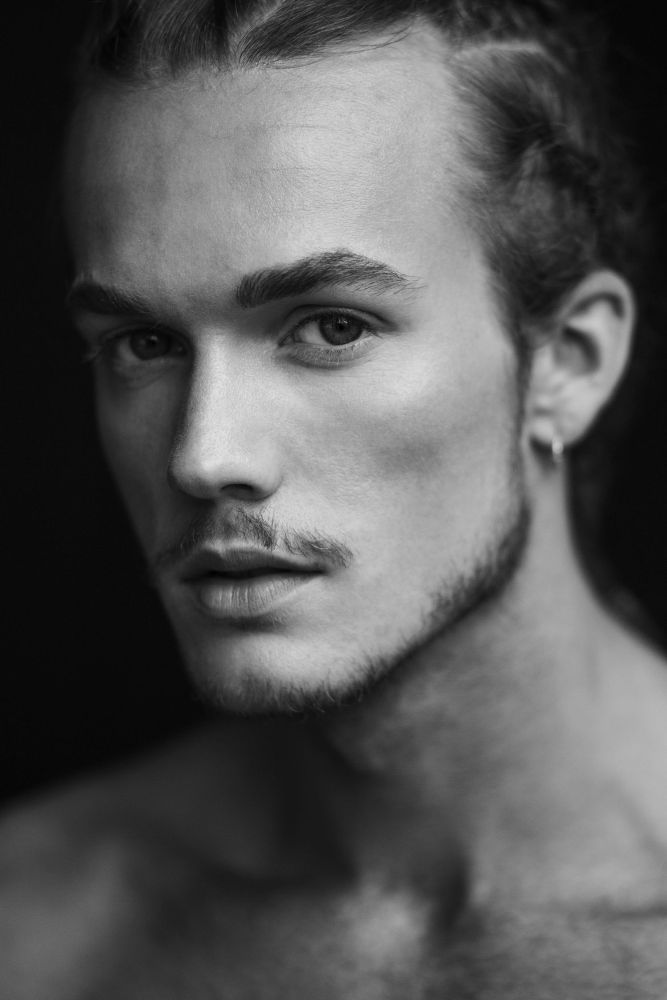 Maximilian D | Network Model Agency