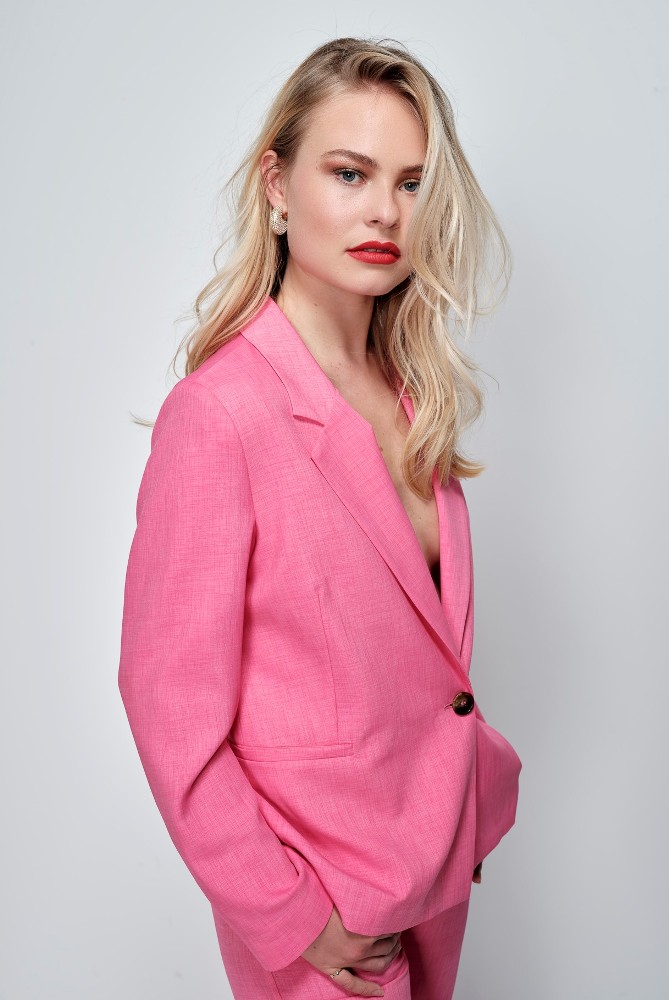 Merel Z | Network Model Agency