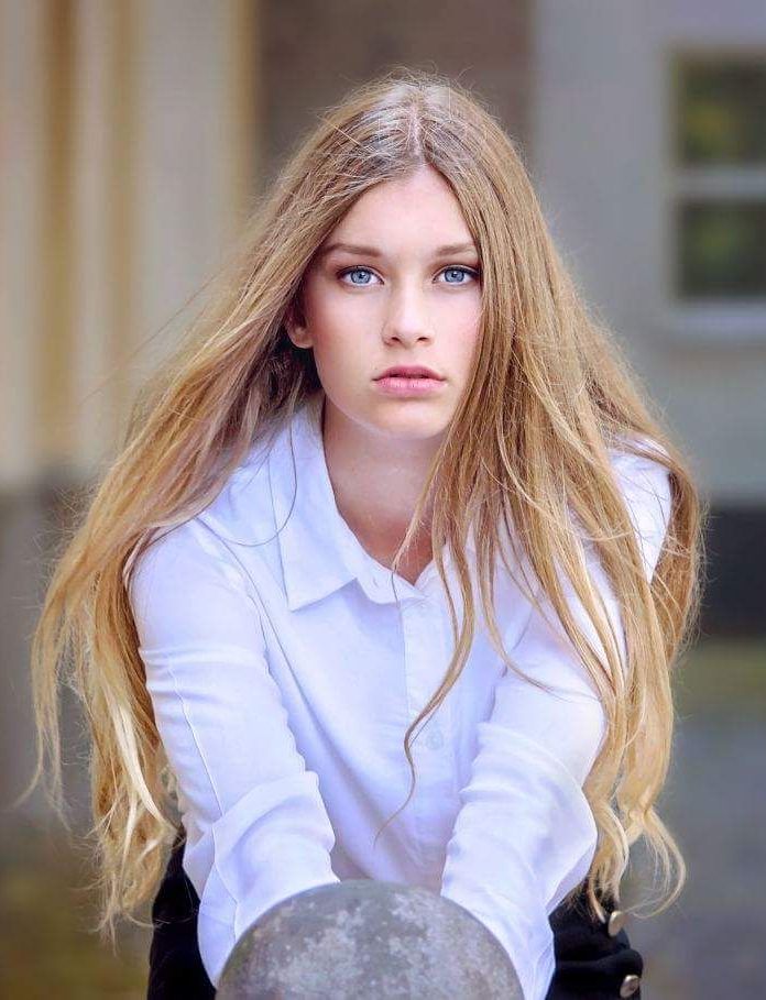 Tess H | Network Model Agency