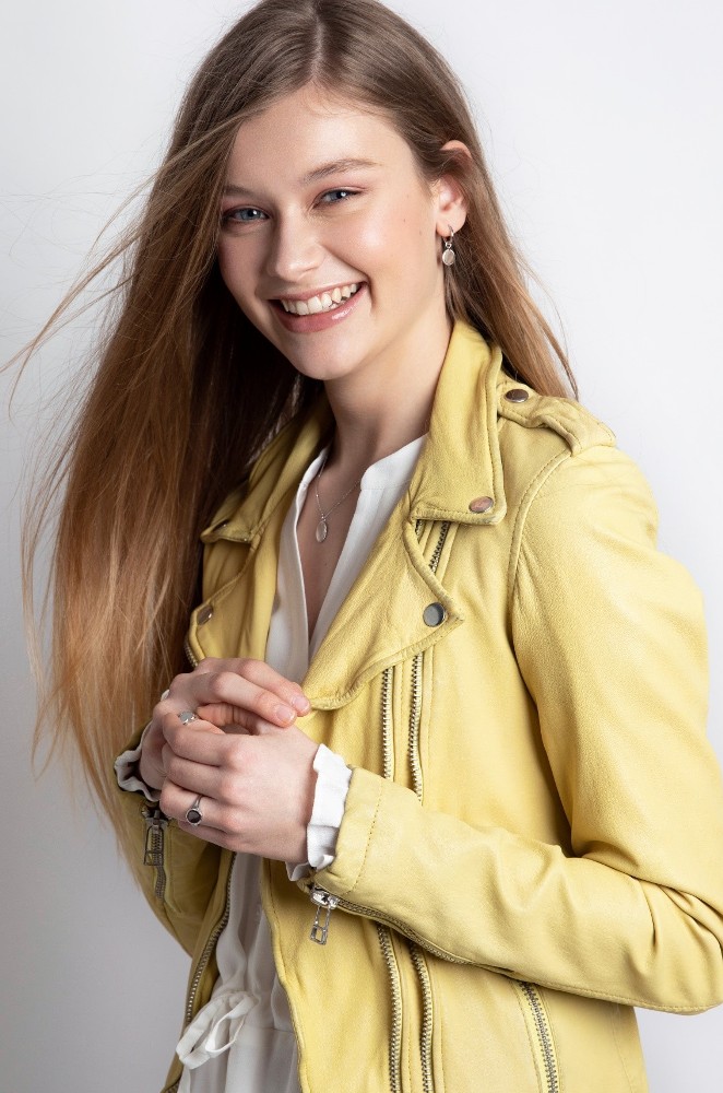 Tess H | Network Model Agency