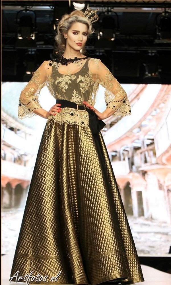 Lucienne V | Network Model Agency