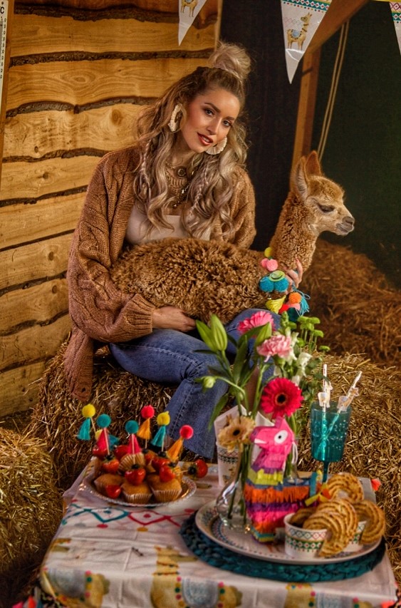 Lucienne V | Network Model Agency