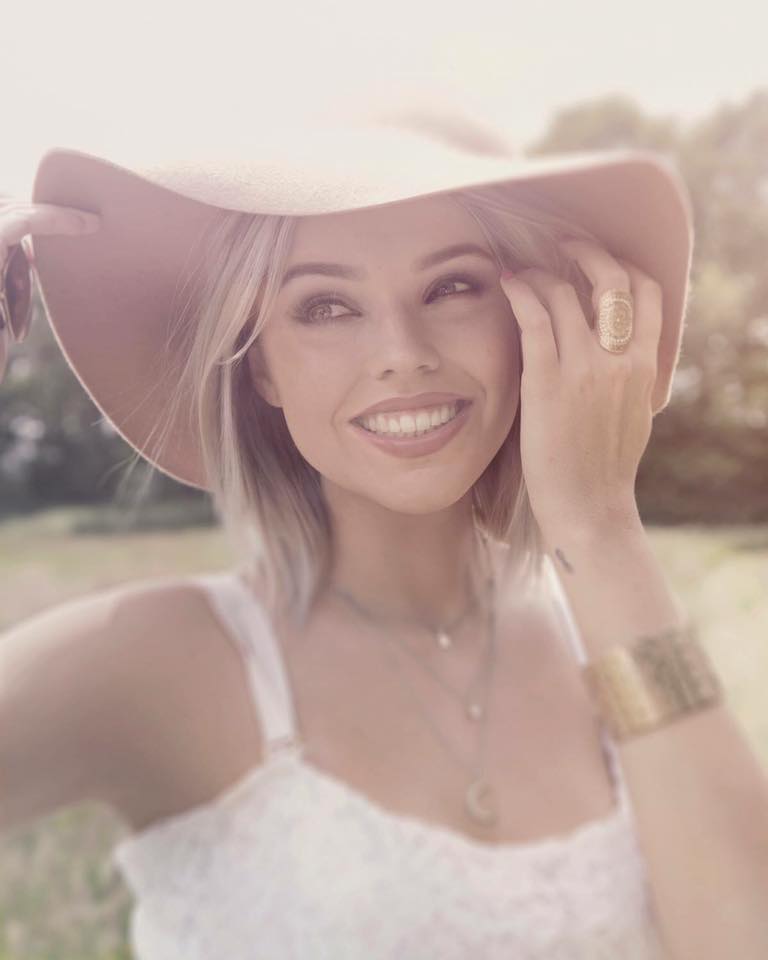 Lotte F | Network Model Agency