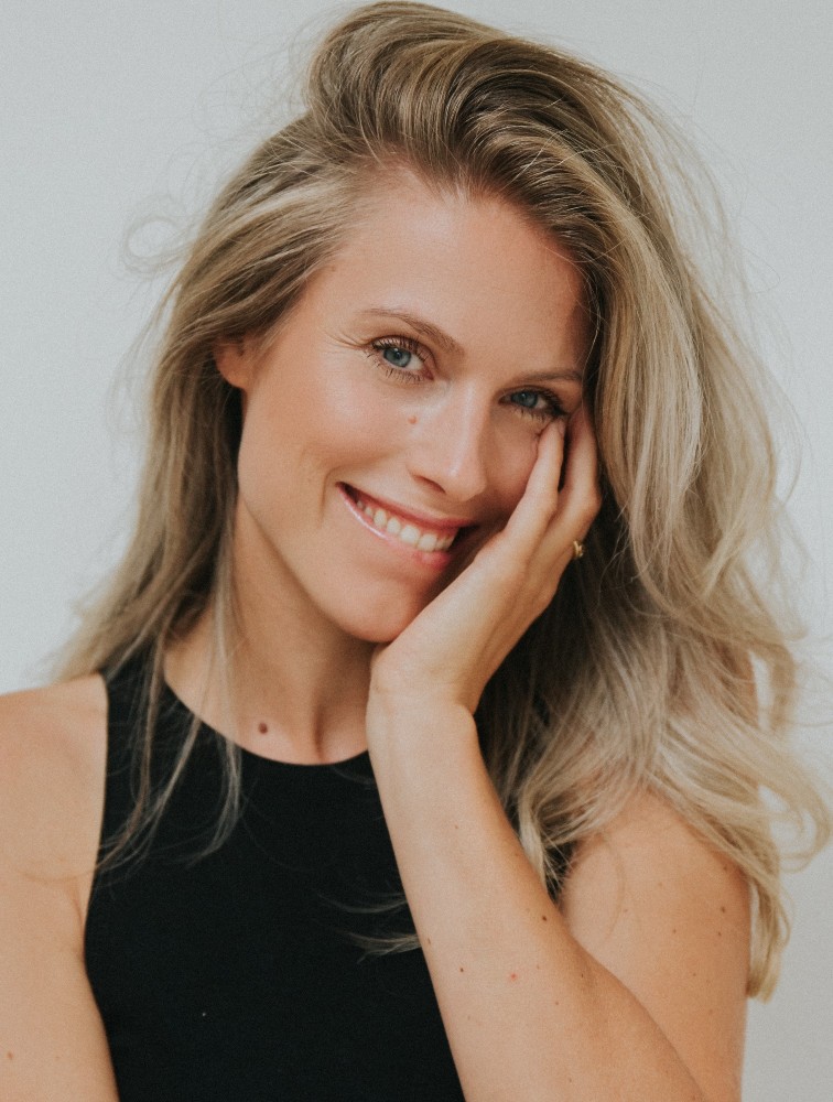 Esmay J | Network Model Agency