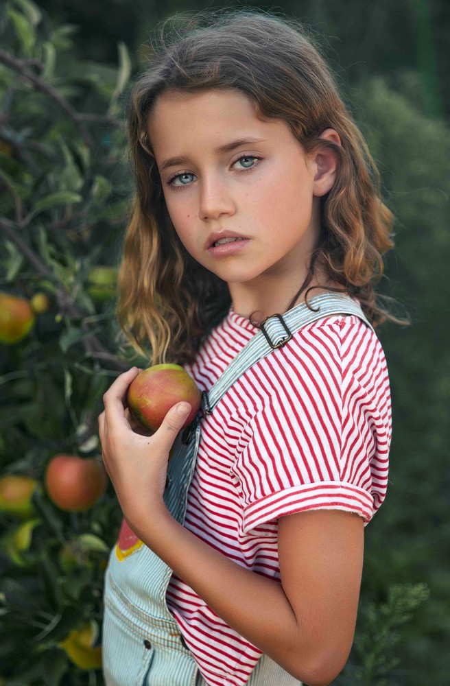 Perrine V | Network Model Agency