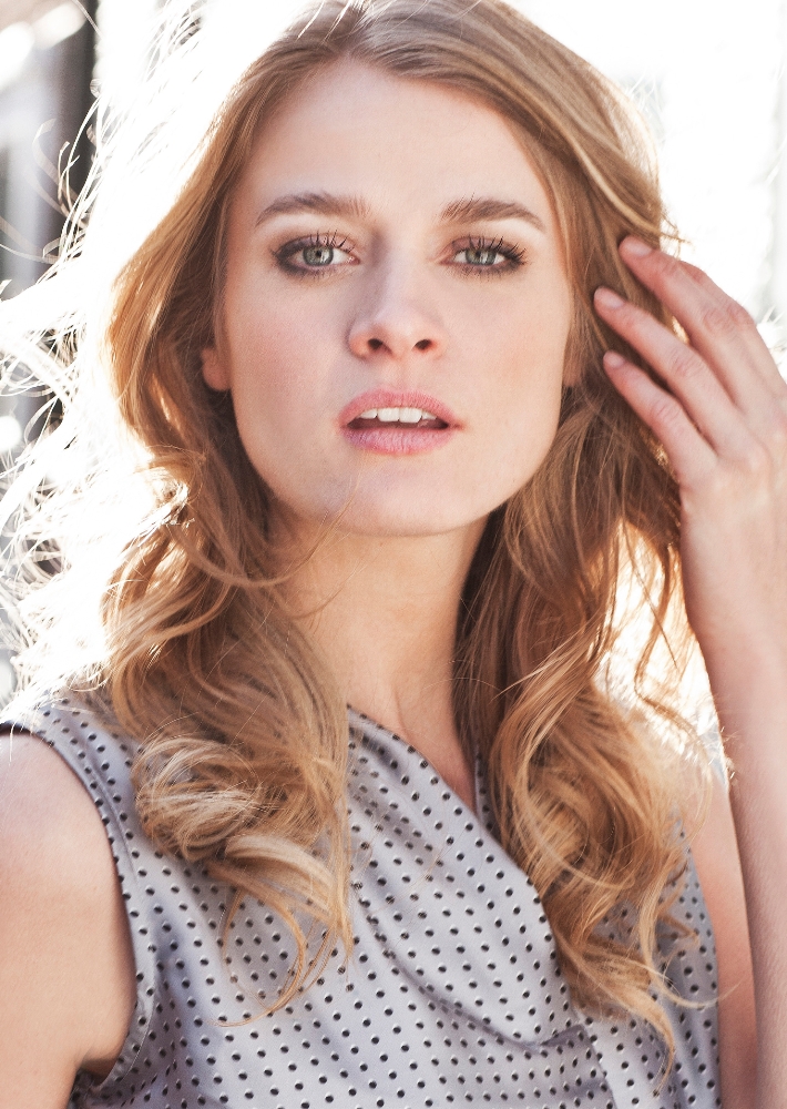 Angela S | Network Model Agency