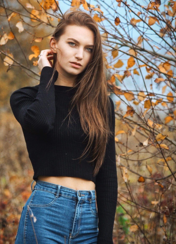 Elouise P | Network Model Agency