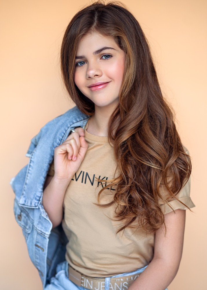 Ella D | Network Model Agency