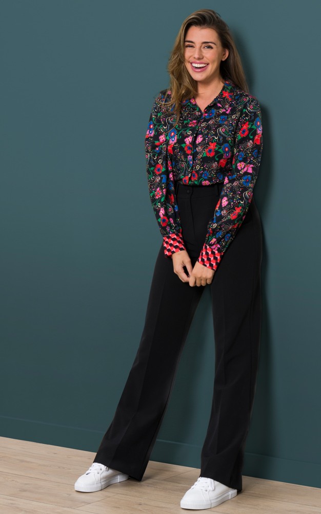 Tess M | Network Model Agency