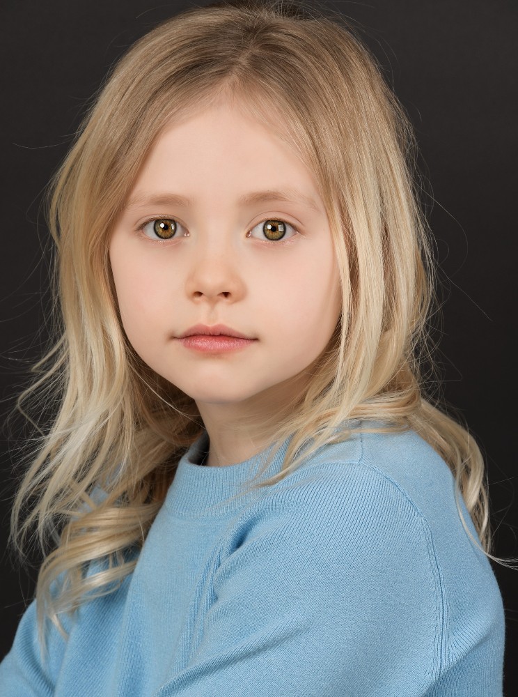 Marie D | Network Model Agency