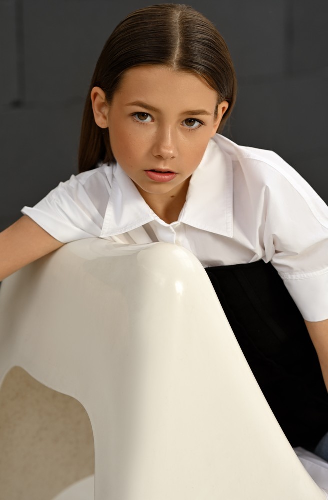 Mila vG | Network Model Agency