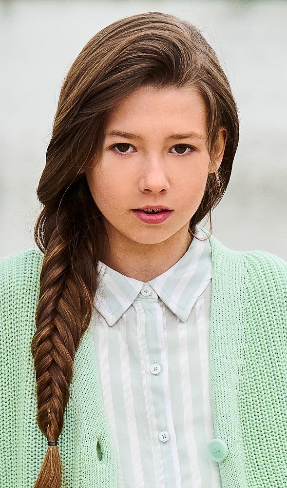 Mila vG | Network Model Agency