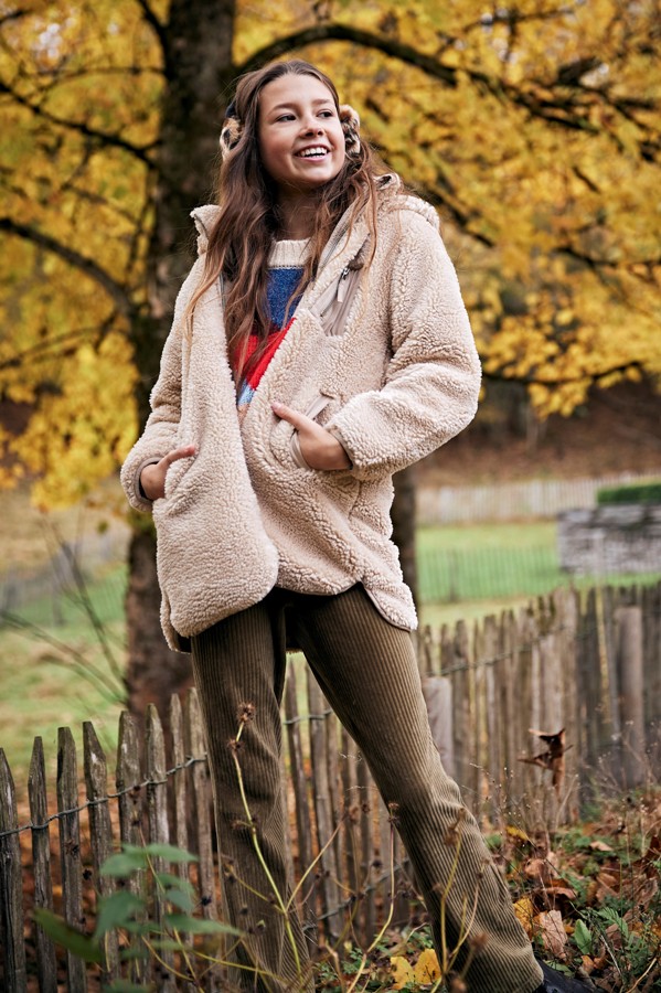 Mila vG | Network Model Agency