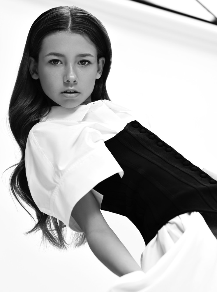 Mila vG | Network Model Agency