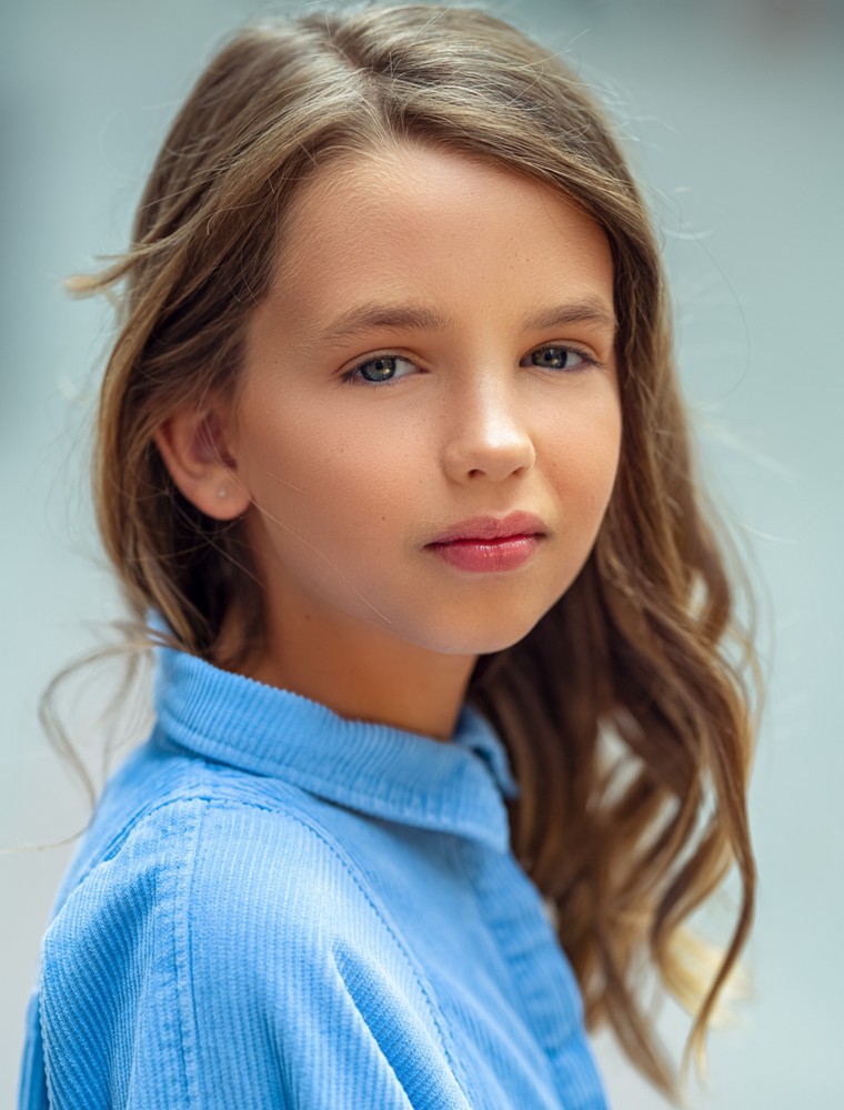 Lola L | Network Model Agency