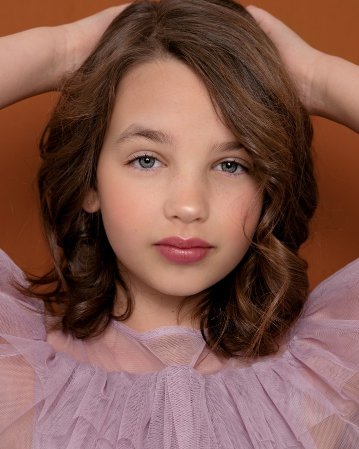 Lola L | Network Model Agency