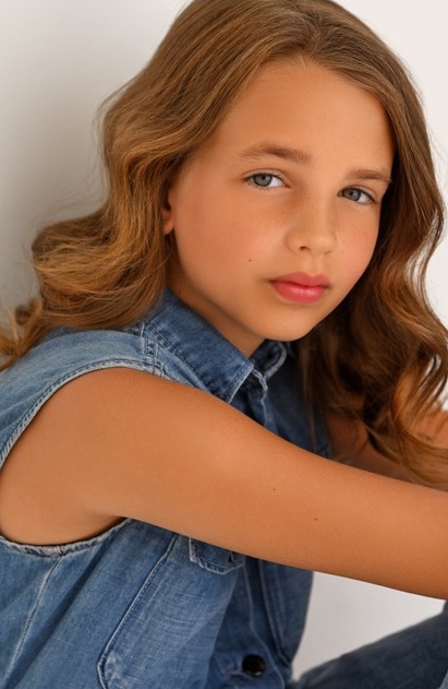 Lola L | Network Model Agency