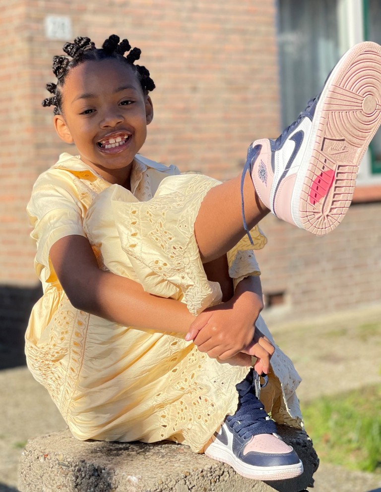 Ayla Mackenzie MR | Network Model Agency