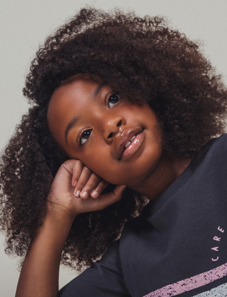 Ayla Mackenzie MR | Network Model Agency