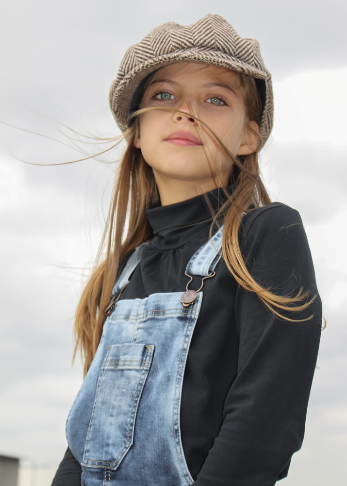 Manou H | Network Model Agency