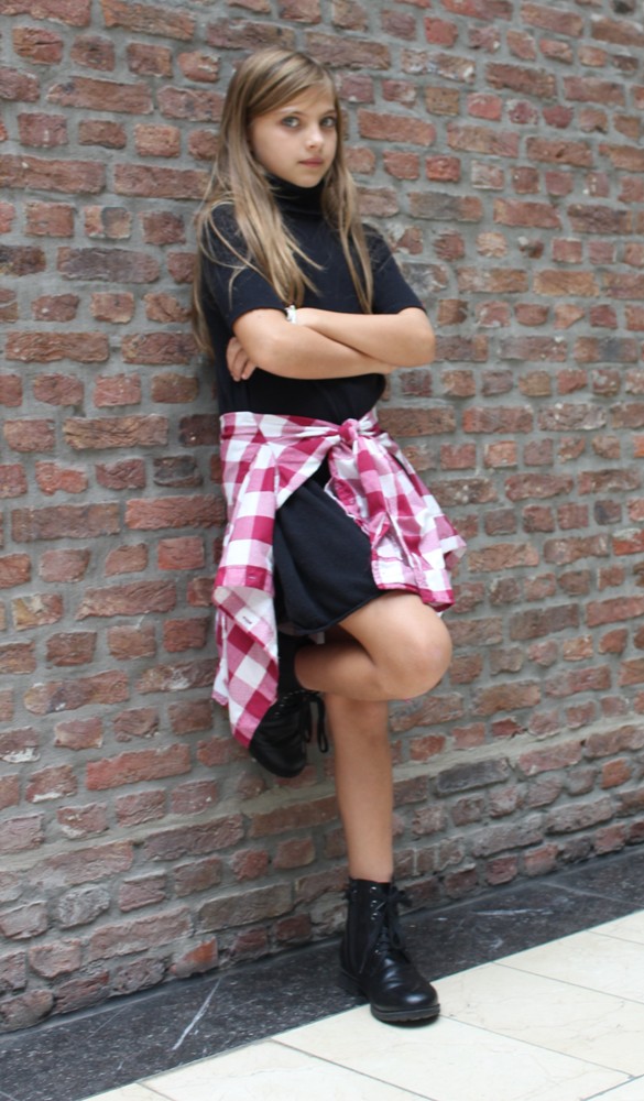 Manou H | Network Model Agency