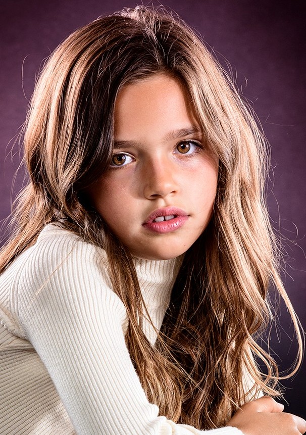 Zana V | Network Model Agency