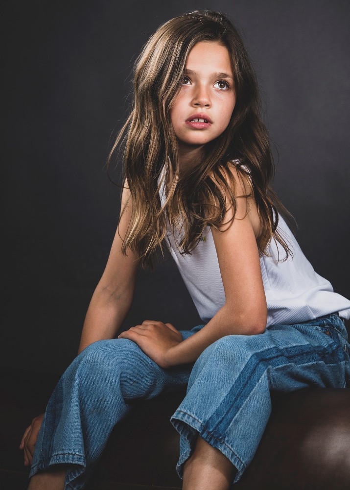 Zana V | Network Model Agency