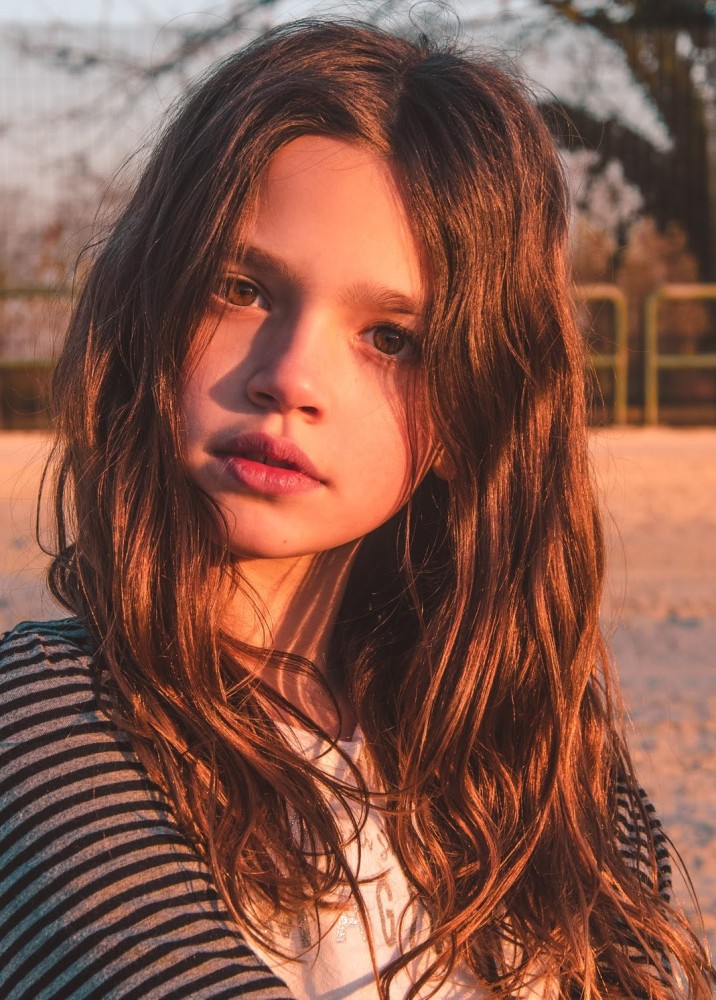 Zana V | Network Model Agency