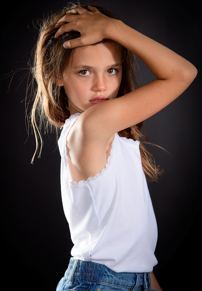 Zana V | Network Model Agency