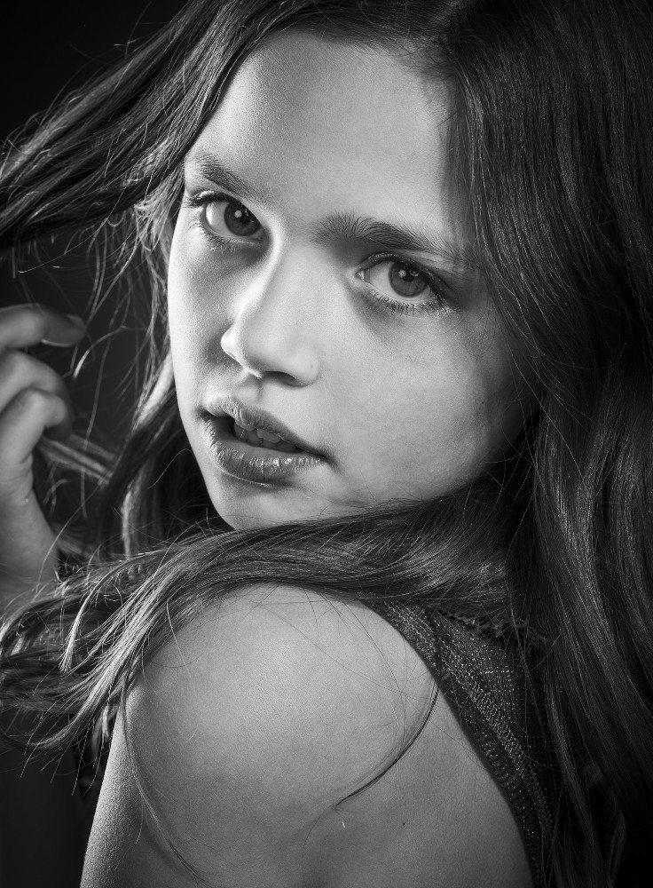 Zana V | Network Model Agency