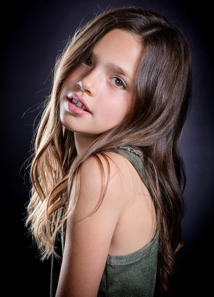 Zana V | Network Model Agency