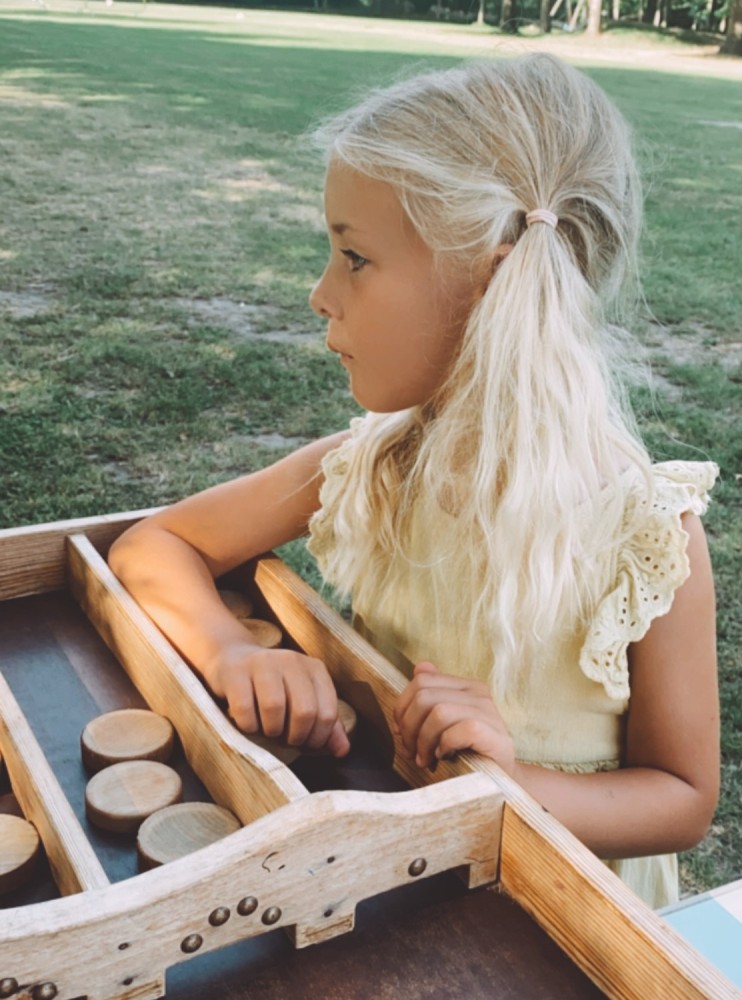 Estée DW | Network Model Agency