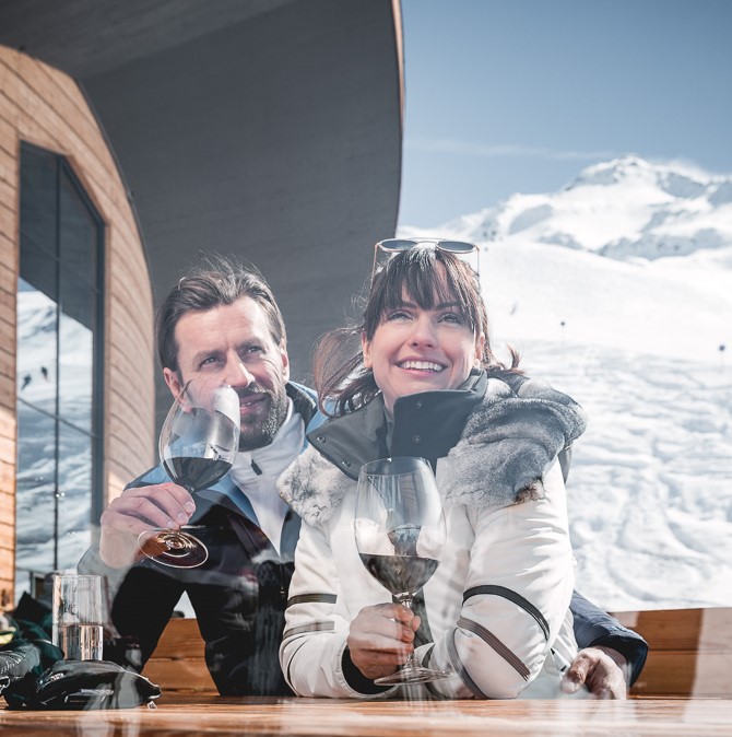 Cora B | Network Model Agency