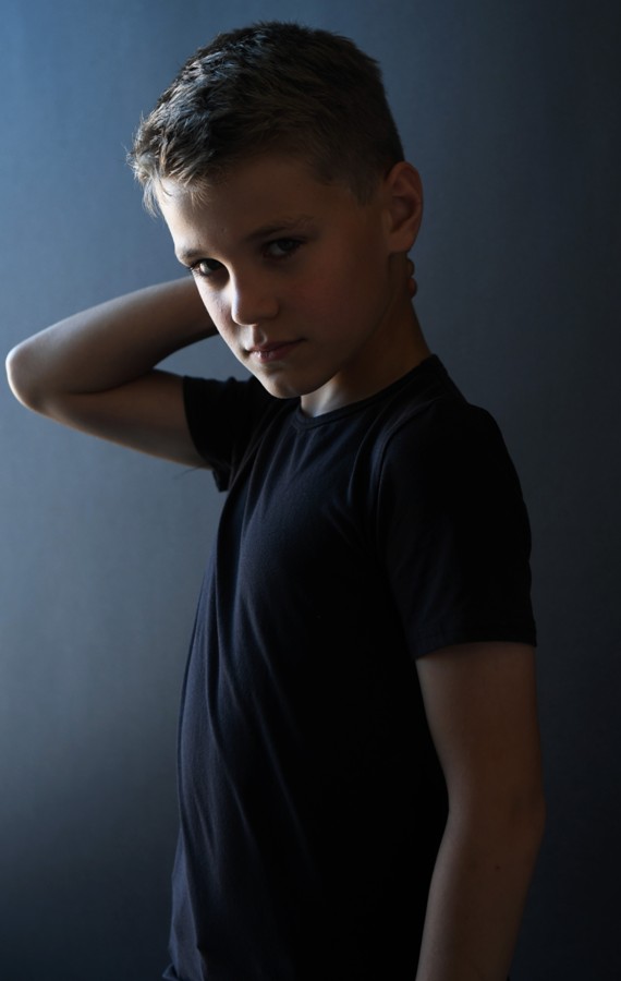 Axl DN | Network Model Agency