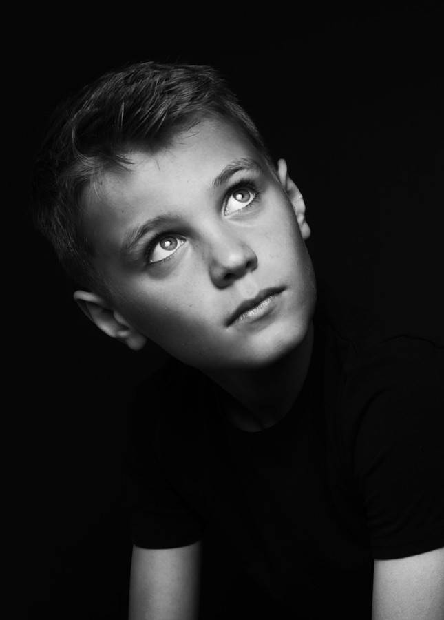 Axl DN | Network Model Agency