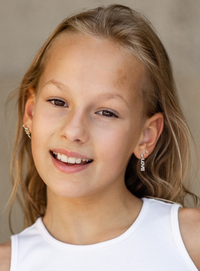 Noor B | Network Model Agency