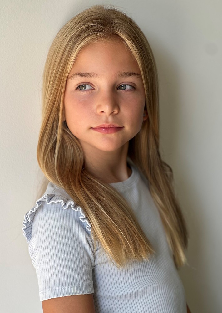 Olivia M | Network Model Agency