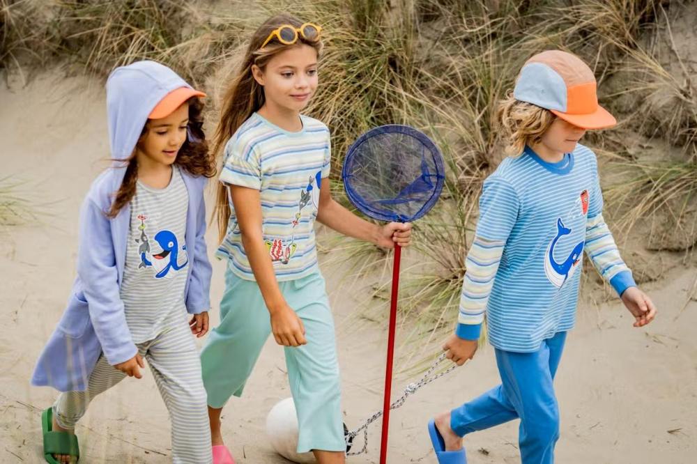 Oona D | Network Model Agency